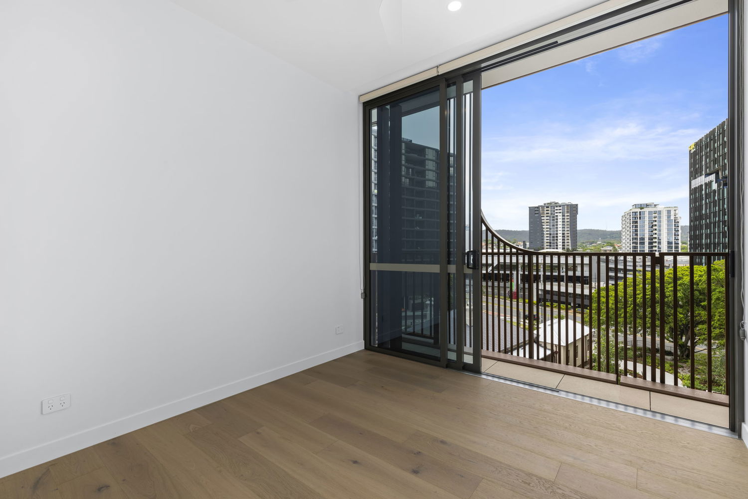 10707/600 Coronation Drive, Toowong QLD 4066